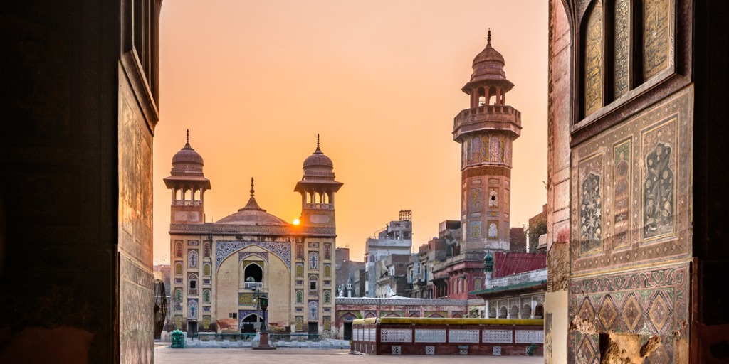 The 8 Most Beautiful Mosques in Pakistan | Graana.com
