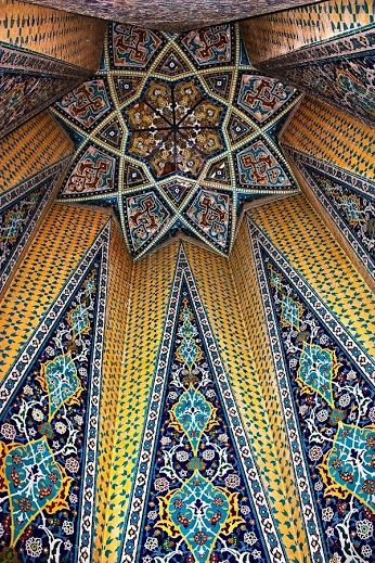 The Most Distinctive Elements of Islamic Architecture | Graana.com