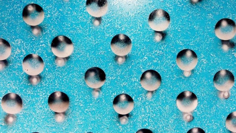 A Detailed Guide to Modern 3D Wall Painting | Graana.com